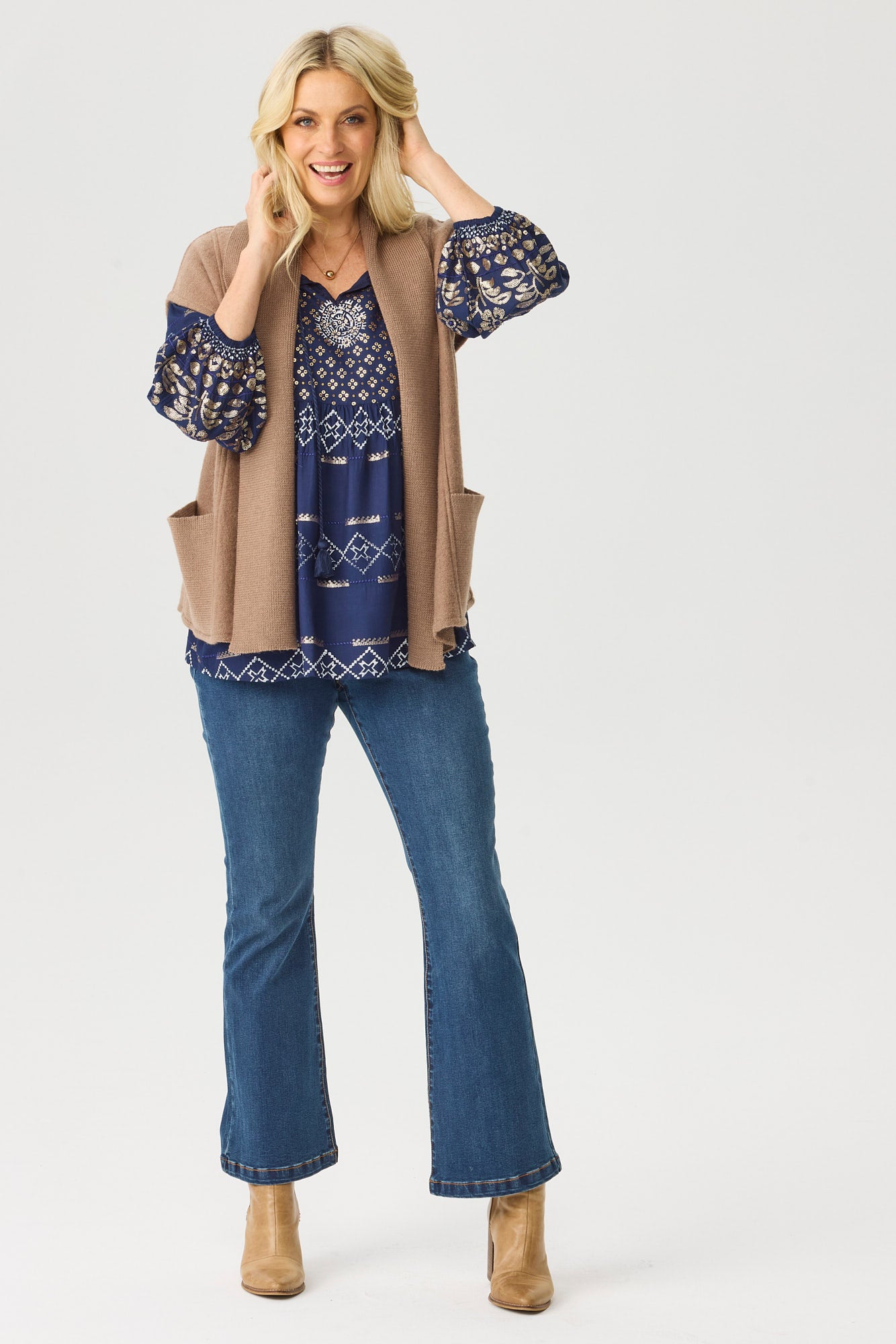 Shop Deakin E2E Short Vest in Mocha – Fella Hamilton