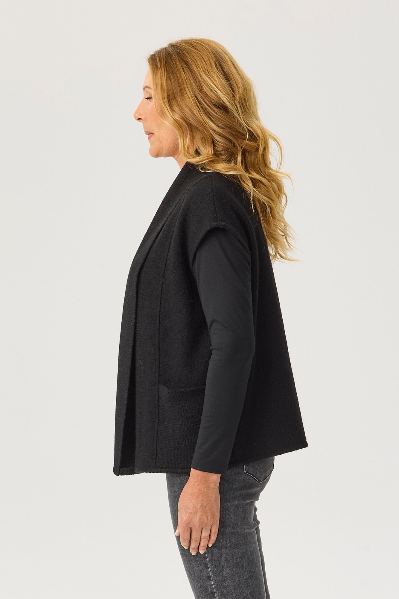 Shop Deakin E2E Short Vest in Black – Fella Hamilton