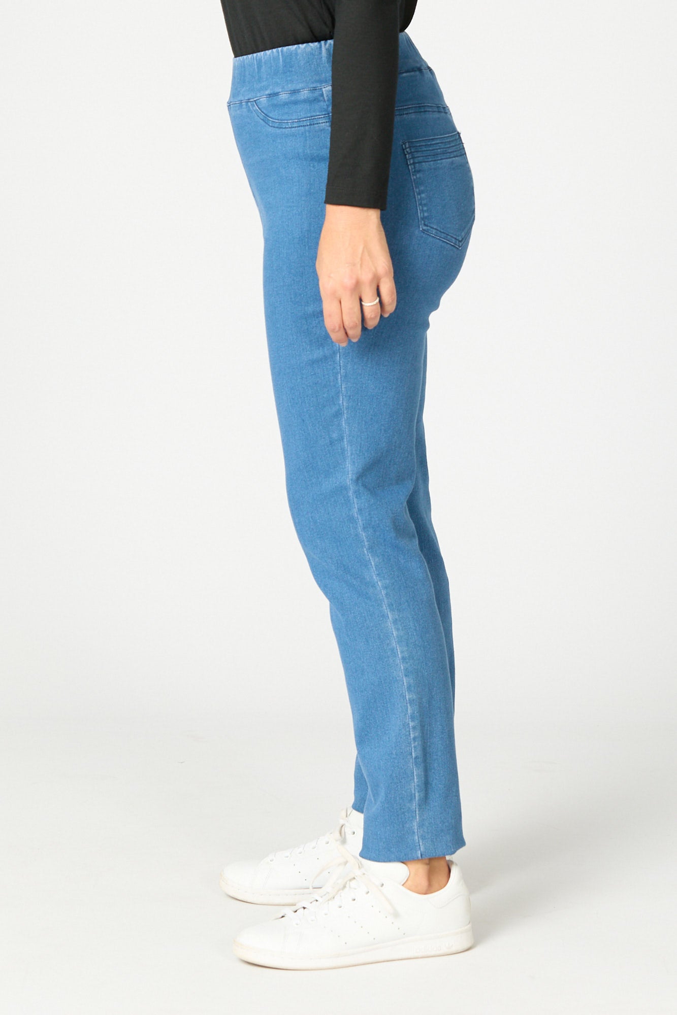 Shop Suzy Stretch Long Pull On Jean in Mid Blue – Fella Hamilton