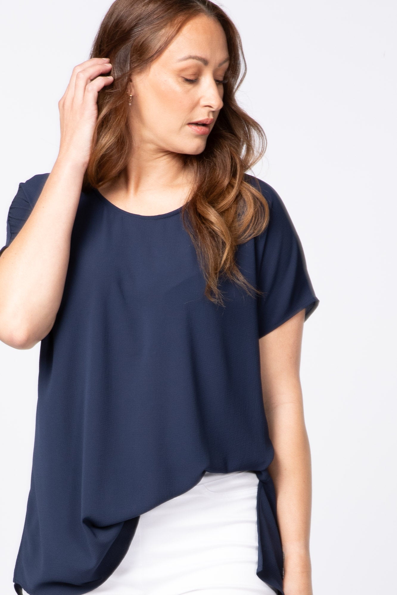 Shop Patios Scoop Neck Pleat Back Top in Navy – Fella Hamilton